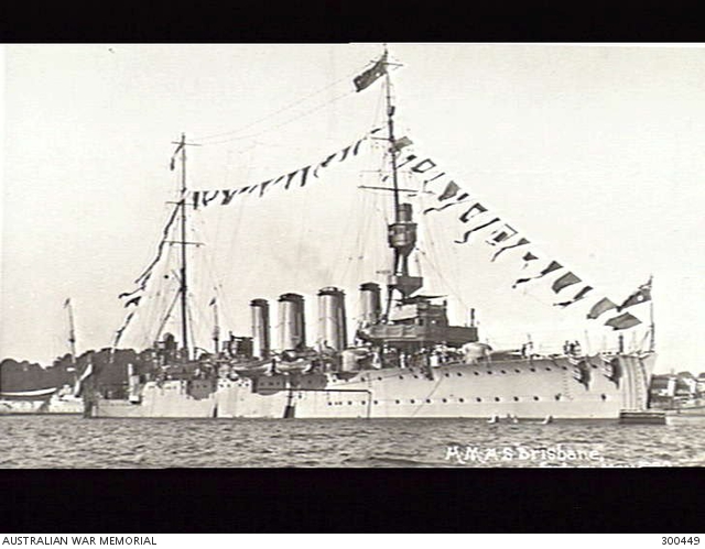 Port bow view of the cruiser HMAS Brisbane (I). The tripod foremast was ...
