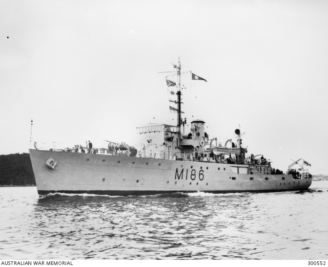 1956-06. PORT BOW VIEW OF THE CORVETTE HMAS COOTAMUNDRA (M186) AS A ...