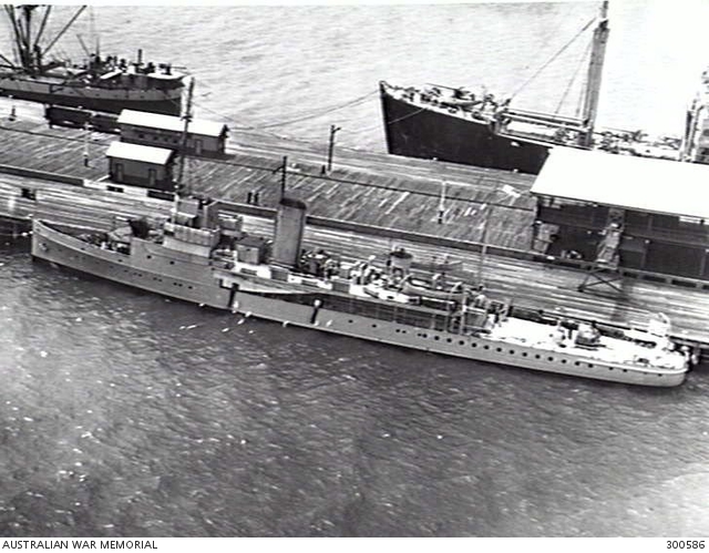 PORT MELBOURNE, VIC. C.1940. AERIAL PORT VIEW OF THE AUXILIARY ...