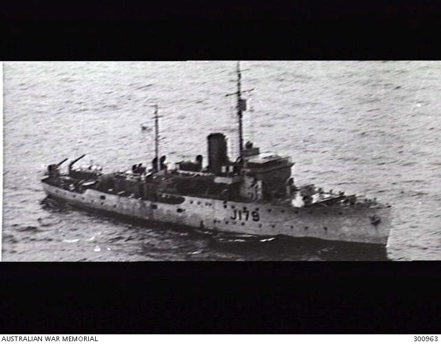 1942-07-28. AERIAL STARBOARD BOW VIEW OF THE CORVETTE HMAS LAUNCESTON ...