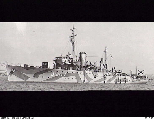 SYDNEY, NSW. PORT SIDE VIEW OF THE CORVETTE HMAS MILDURA (J207). SHE IS ...