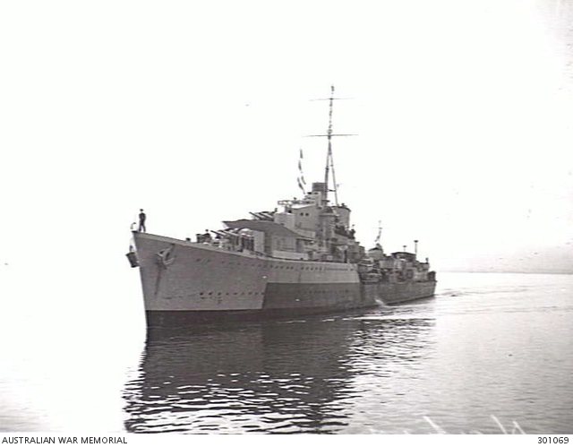 WILLIAMSTOWN, VIC. 1944. PORT BOW VIEW OF THE DESTROYER HMAS NAPIER ...