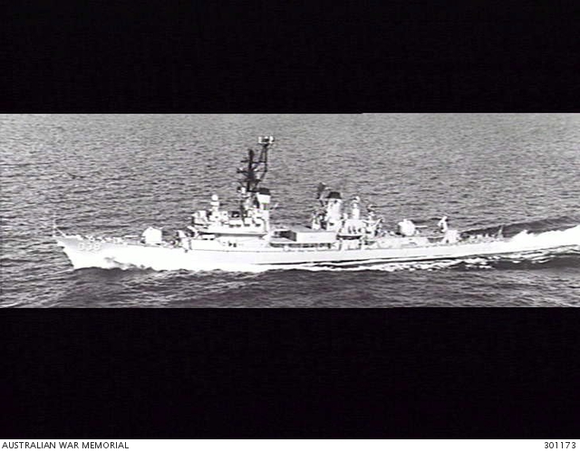 1965. PORT SIDE VIEW OF THE GUIDED MISSILE DESTROYER HMAS PERTH (II ...