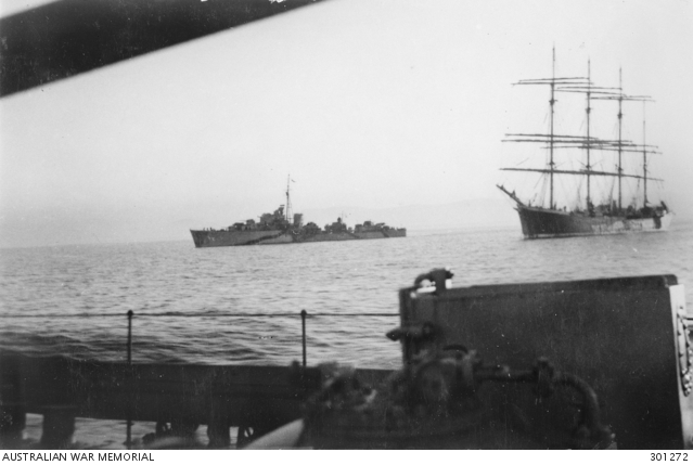 CAPE TOWN, SOUTH AFRICA. PORT SIDE VIEW OF THE DESTROYER HMAS ...