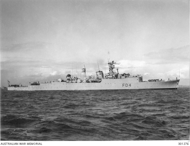 PORT PHILLIP BAY, VIC. 1955-10-25. STARBOARD BEAM VIEW OF THE FORMER ...