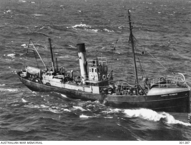 1939-09-12. AERIAL STARBOARD SIDE VIEW OF THE TRAWLER SAMUEL BENBOW ...