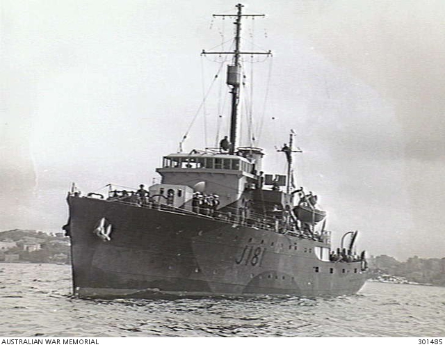 SYDNEY, NSW. C.1942. PORT BOW VIEW OF THE CORVETTE HMAS TAMWORTH (J181 ...