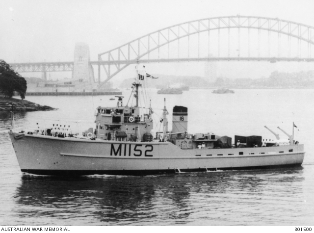SYDNEY, NSW. C.1962. PORT SIDE VIEW OF THE MINESWEEPER HMAS TEAL (M1152 ...