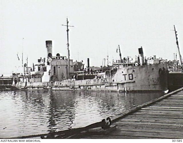 WILLIAMSTOWN, VIC. STARBOARD BOW VIEW OF THE AUXILIARY MINESWEEPER HMAS ...