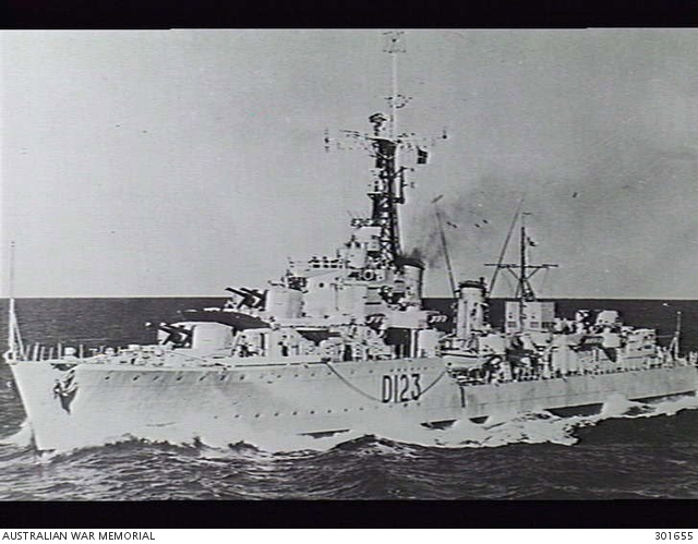 1959-04-12. PORT BOW VIEW OF THE DESTROYER HMAS WARRAMUNGA (D123) AT ...