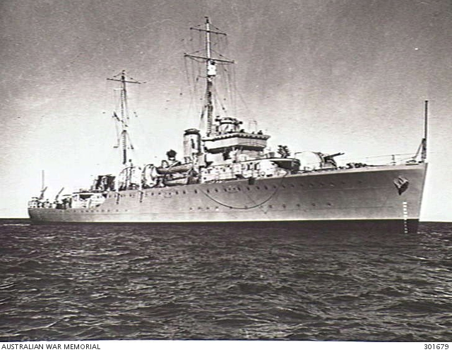 1940-08-21. STARBOARD BOW VIEW OF THE SLOOP HMAS WARREGO (II) AS ...