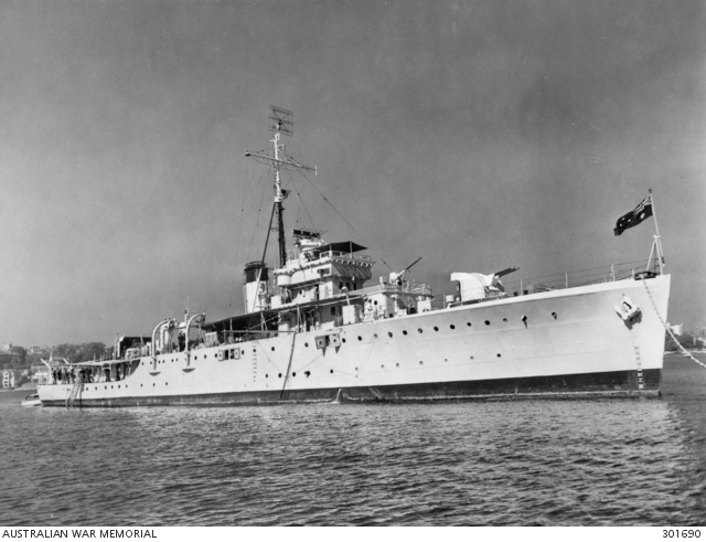 C.1946. STARBOARD SIDE VIEW OF THE SLOOP HMAS WARREGO (II) IN THE ...