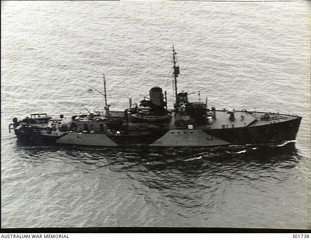 1942-09-06. AERIAL STARBOARD SIDE VIEW OF THE CORVETTE HMAS WOLLONGONG ...