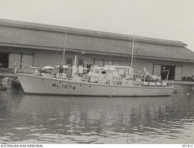 1943-04-02. PORT SIDE VIEW OF HMA HARBOUR DEFENCE MOTOR LAUNCH HDML1074 ...
