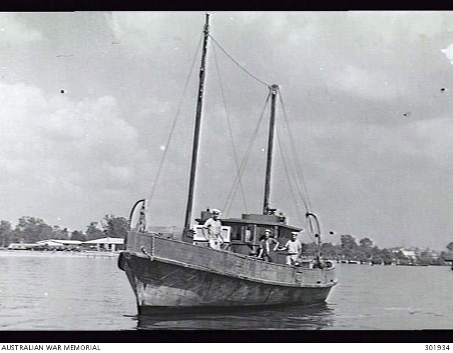 BRISBANE, QLD. 1944-03-15. PORT BOW VIEW OF THE NAVAL AUXILIARY PATROL ...