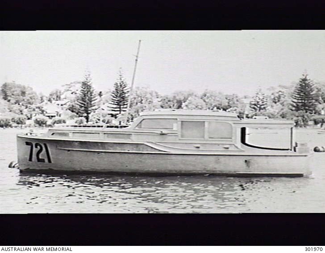 PORT SIDE VIEW OF THE NAVAL AUXILIARY PATROL VESSEL HMAS REVERIE (721 ...