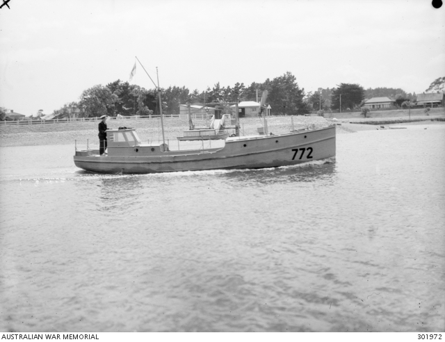 STARBOARD SIDE VIEW OF THE NAVAL AUXILIARY PATROL VESSEL HMAS RIAWE ...