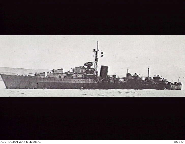 PORT SIDE VIEW OF THE DESTROYER HMS CAMPERDOWN. THE TWIN 4.5 INCH MARK ...