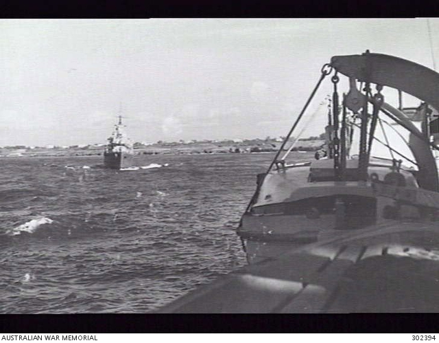 POINT NOIRE, AFRICA. BOW VIEW OF THE DESTROYER HMS FORTUNE TAKEN FROM ...