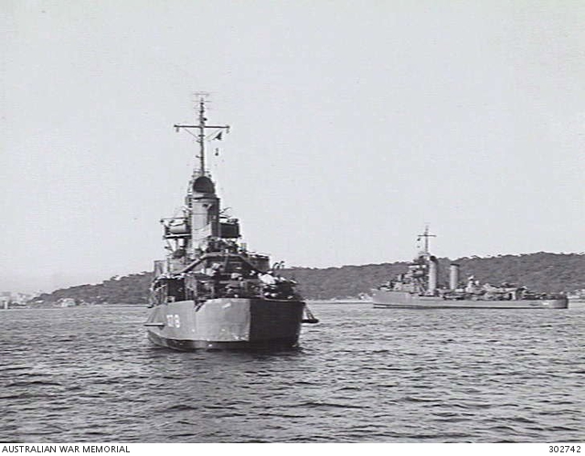 SYDNEY, NSW. STERN VIEW OF THE DESTROYER USS SMITH (DD-378) WITH THE ...