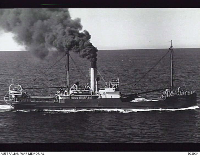 1941-08-04. AERIAL STARBOARD SIDE VIEW OF THE AUSTRALIAN COASTAL ...