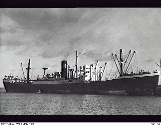 Starboard side view of the British cargo vessel SS Clan Macrae. (Naval ...