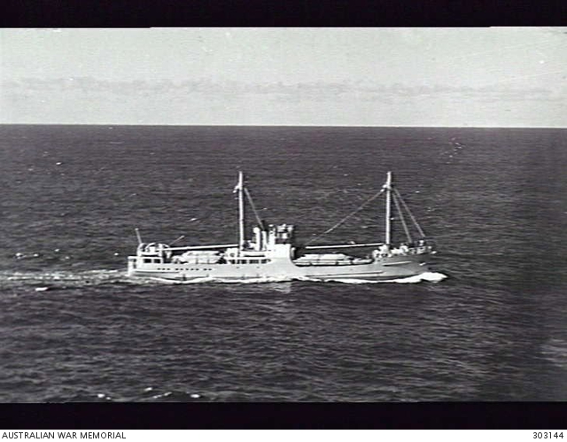 1941-08-17. AERIAL STARBOARD SIDE VIEW OF THE AUSTRALIAN CARGO VESSEL ...