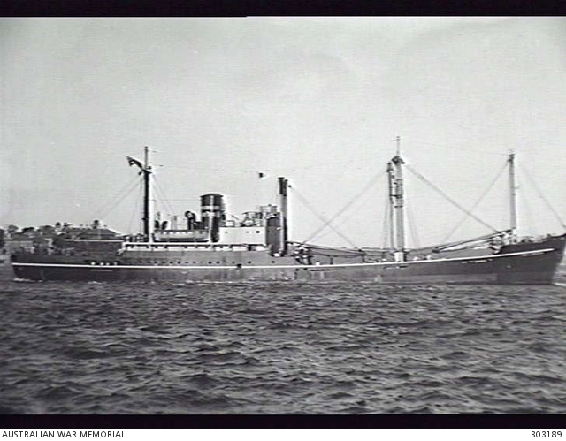 1954. STARBOARD SIDE VIEW OF THE AUSTRALIAN CARGO VESSEL SS DELUNGRA ...