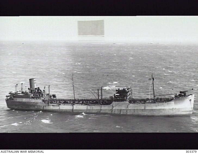 1942-07-10. STARBOARD SIDE VIEW OF THE AMERICAN TANKER H D COLLIER ...