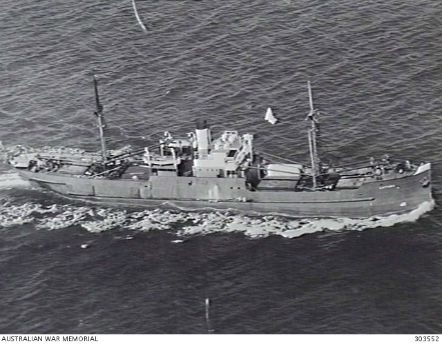 1939-10-01. AERIAL STARBOARD SIDE VIEW OF THE CARGO VESSEL LUTANA ...