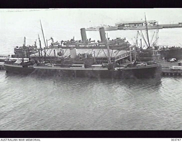 PORT MELBOURNE, VIC. 1940. AERIAL STARBOARD SIDE VIEW OF THE BRITISH ...