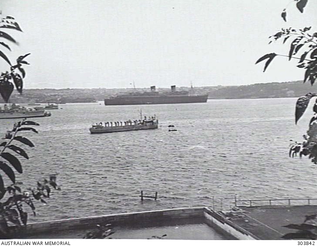 SYDNEY, NSW. 1941. STARBOARD SIDE VIEW OF THE BRITISH TRANSPORT RMS ...