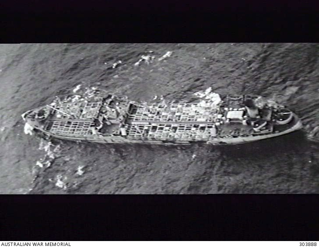 1944-07-28. OVERHEAD VIEW OF THE AMERICAN TANKER SAMOSET. SHE IS ARMED ...
