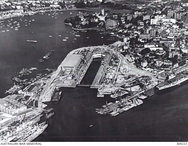 SYDNEY, NSW. 1946. AERIAL VIEW OF GARDEN ISLAND NAVAL DOCKYARD. IN THE ...