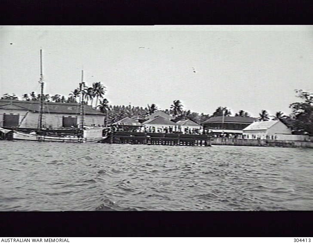 SAMARAI, PAPUA, C.32-09. THE PIER FROM THE SEAWARD SIDE. (NAVAL ...