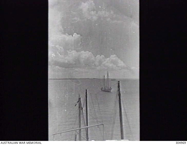 DARWIN, NT. C. 1942. A LUGGER ON DARWIN HARBOUR. (NAVAL HISTORICAL ...