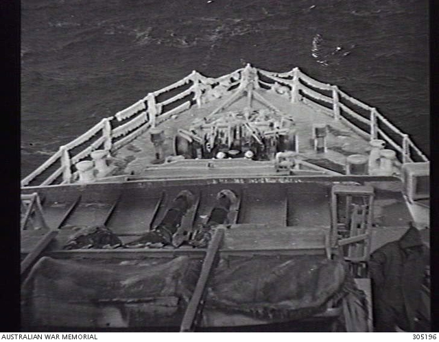 KOREA. C.1952. ICE FORMED ON THE FORECASTLE OF THE FRIGATE HMAS ...