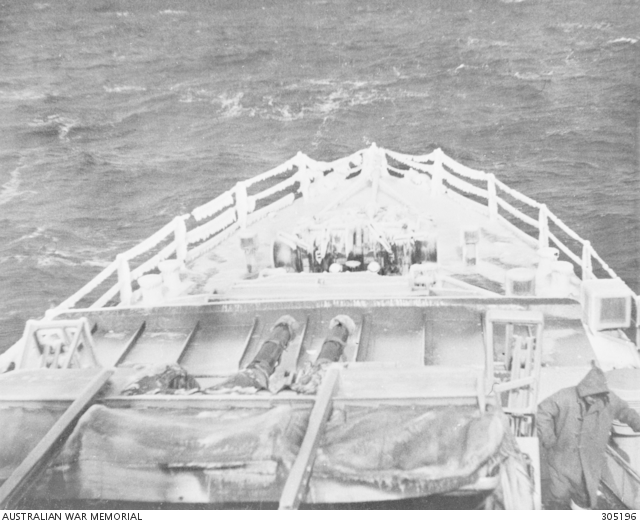 KOREA. C.1952. ICE FORMED ON THE FORECASTLE OF THE FRIGATE HMAS ...
