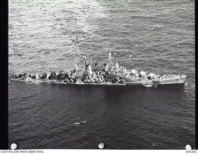 LEYTE GULF, PHILIPPINES. 1944-11-05. AERIAL STARBOARD SIDE VIEW OF THE ...