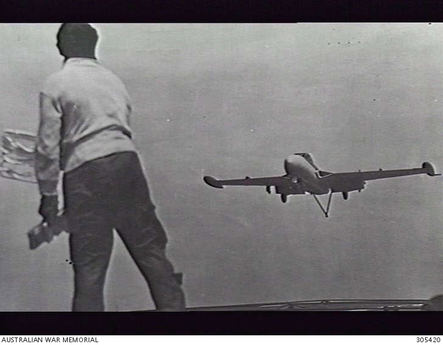 C.1958. A DE HAVILLAND SEA VENOM FIGHTER AIRCRAFT WITH HOOK EXTENDED ...