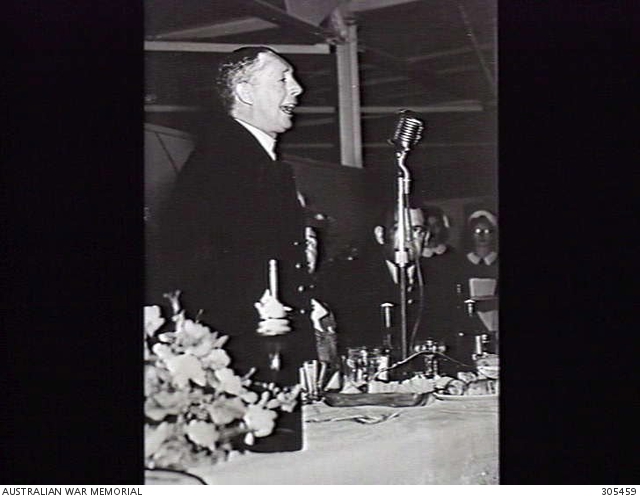 WILLIAMSTOWN NAVAL DOCKYARD, VIC. 1948-08-20. REAR ADMIRAL SIR JOHN ...