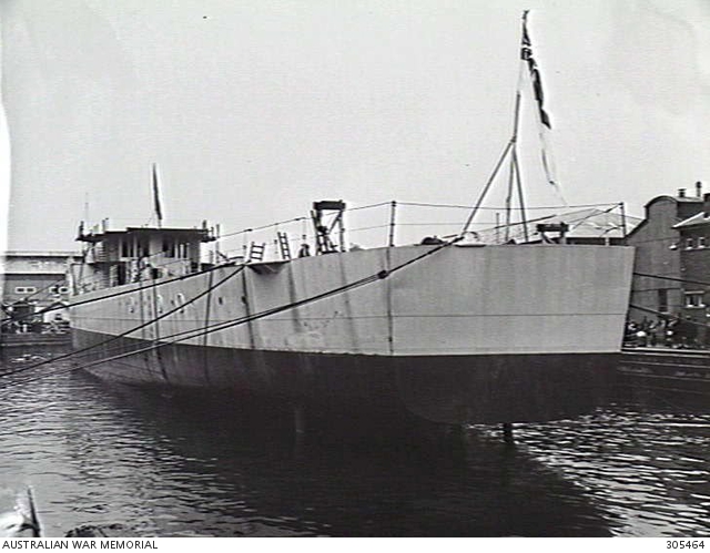 WILLIAMSTOWN NAVAL DOCKYARD, VIC. 1948-08-20. STERN VIEW OF THE ...
