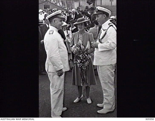 COCKATOO ISLAND DOCKYARD, SYDNEY, NSW. 1940-02-10. DIGNITARIES AT THE ...