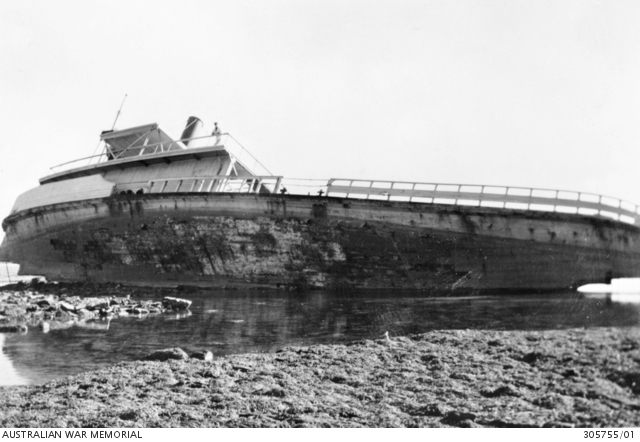 SYDNEY, NSW. 1941. THE WRECK OF THE SYDNEY FERRY LADY HAMPDEN AFTER SHE ...