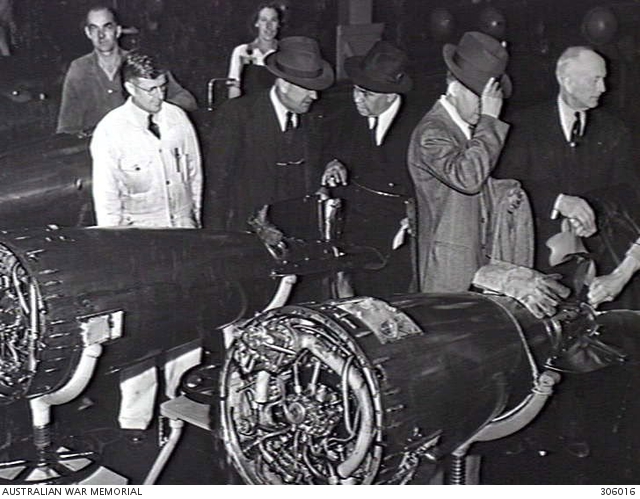 NORTH SYDNEY, NSW. MEMBERS OF AN OFFICIAL PARTY VISITING THE RAN ...