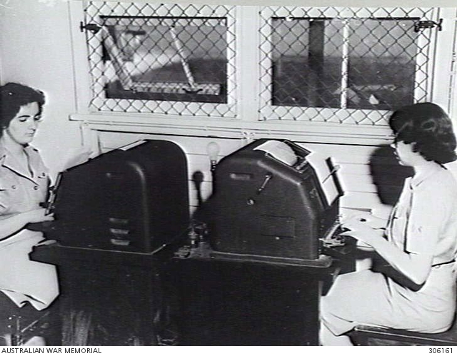MEMBERS OF THE WOMEN'S ROYAL AUSTRALIAN NAVAL SERVICE (WRANS) OPERATING ...
