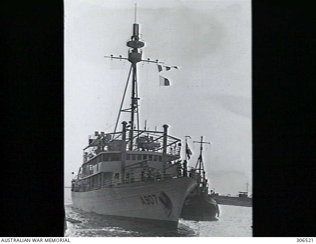 WILLIAMSTOWN NAVAL DOCKYARD, VIC. 1953-03-14. BOW VIEW OF THE DUTCH ...