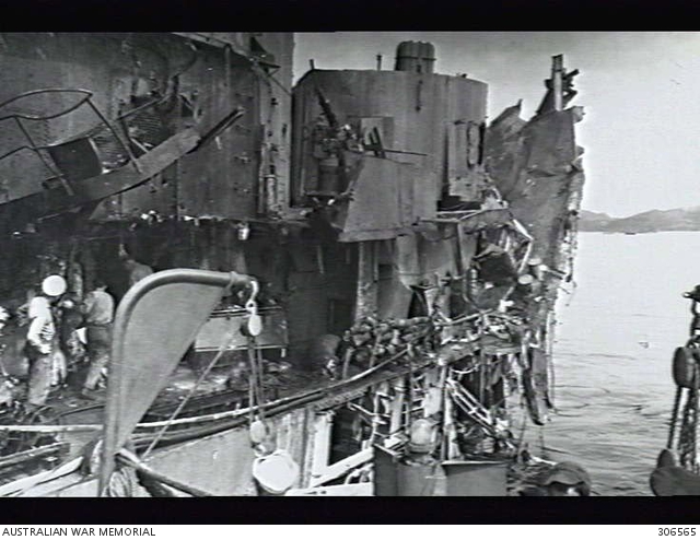 KERAMA RETTO, OKINAWA, JAPAN. 1945-04. THE DESTROYER MINELAYER USS ...