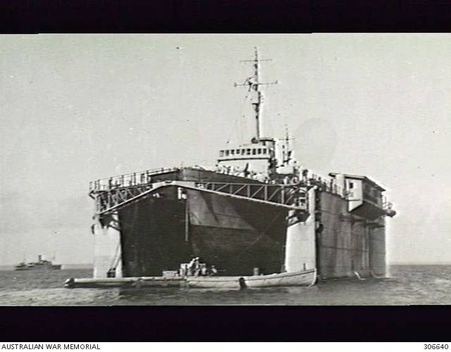 DARWIN, NT. 1942-01-25. THE CORVETTE HMAS KATOOMBA IN THE FLOATING DOCK ...