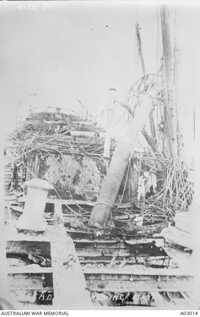 Men of HMAS Encounter on board the wrecked German raider Seeadler after ...